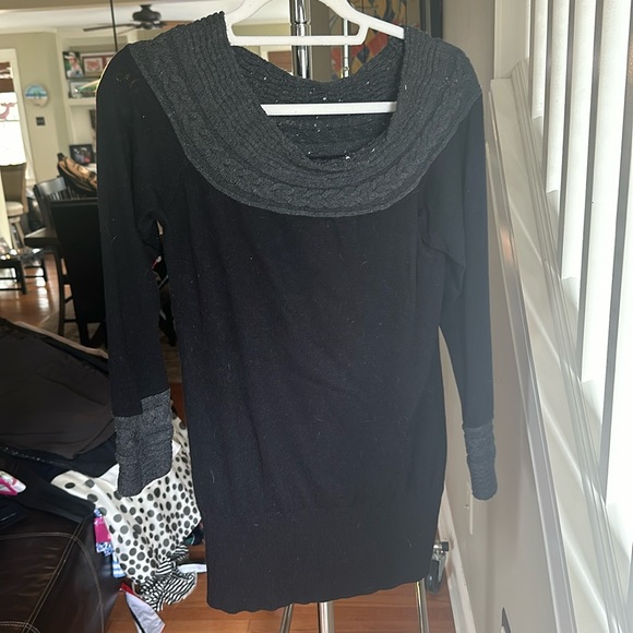 VENUS | Sweaters | Venus Black And Grey Sweater | Poshmark